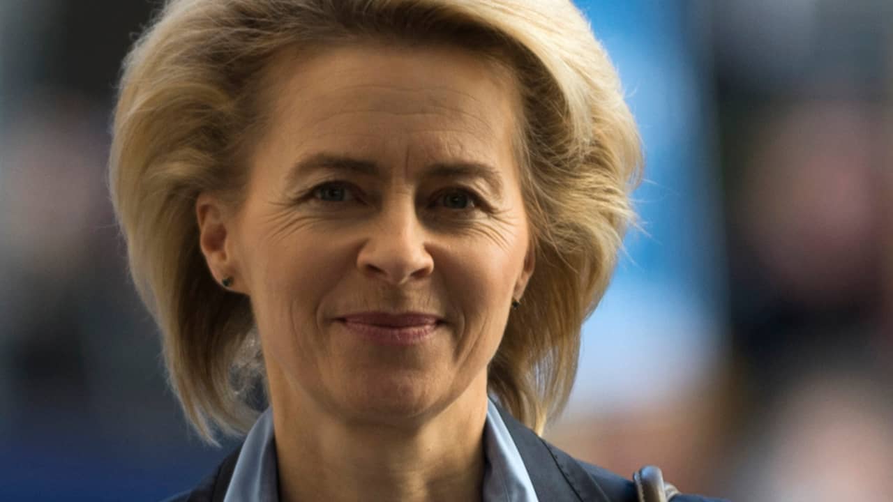 Duitsland Krijgt Eerste Vrouwelijke Minister Van Defensie Nu Het