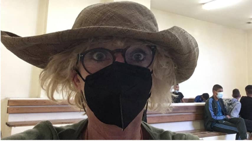 Nederlandse journalist in Griekenland opgepakt wegens hulp aan ...