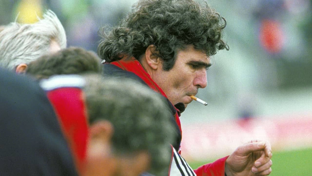 Van Hanegem viert 80e verjaardag: het leven van 'De Kromme' in foto's ...