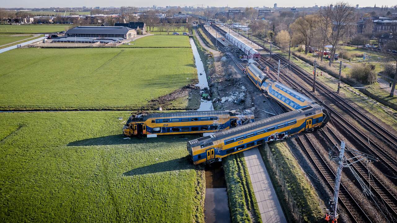 Treinongeluk Voorschoten lijkt veroorzaakt doordat kraan te vroeg op ...