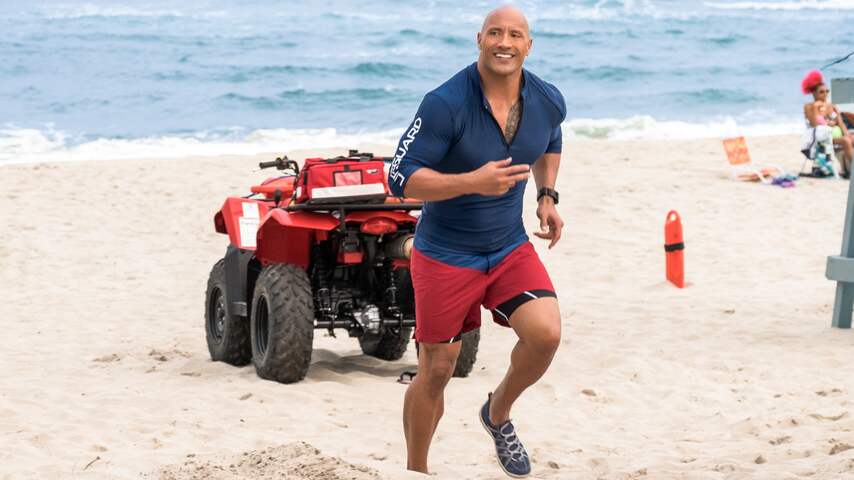 Dwayne Johnson vond 'slow motion-run' in Baywatch enorm makkelijk ...