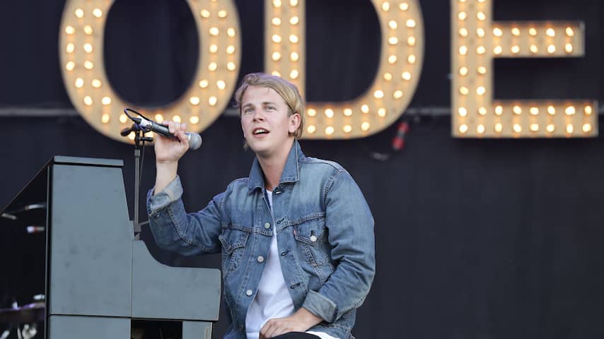 Hoe het liefdesliedje van Tom Odell uitgroeide tot soundtrack bij oorlogsbeelden | Muziek | NU.nl