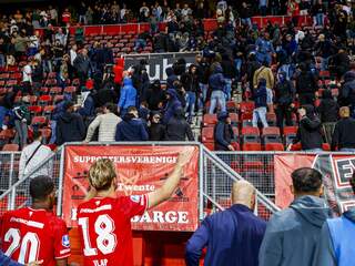 FC Twente-trainer Oosting vreesde even voor zijn gezin bij rellen op tribunes | Voetbal | NU.nl