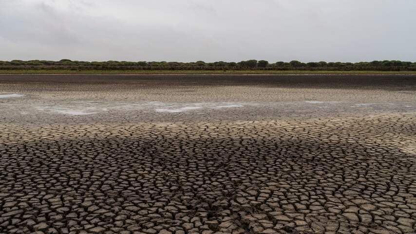 Spaanse Familie Tapt 40 Miljoen Kuub Water Uit Park En Krijgt Enorme