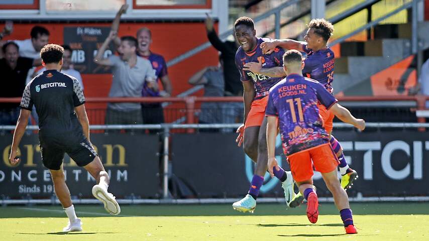 Volendam-trainer Jonk wil aanblijven ondanks onrust binnen spelersgroep ... Volendam-trainer Jonk wil aanblijven ondanks onrust binnen spelersgroep ...