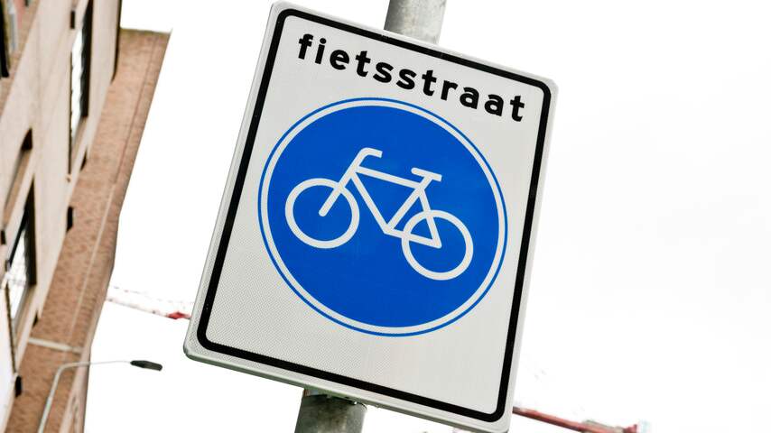 Fietsstraat steeds verder uitgebreid: "Automobilisten moeten zich er ...