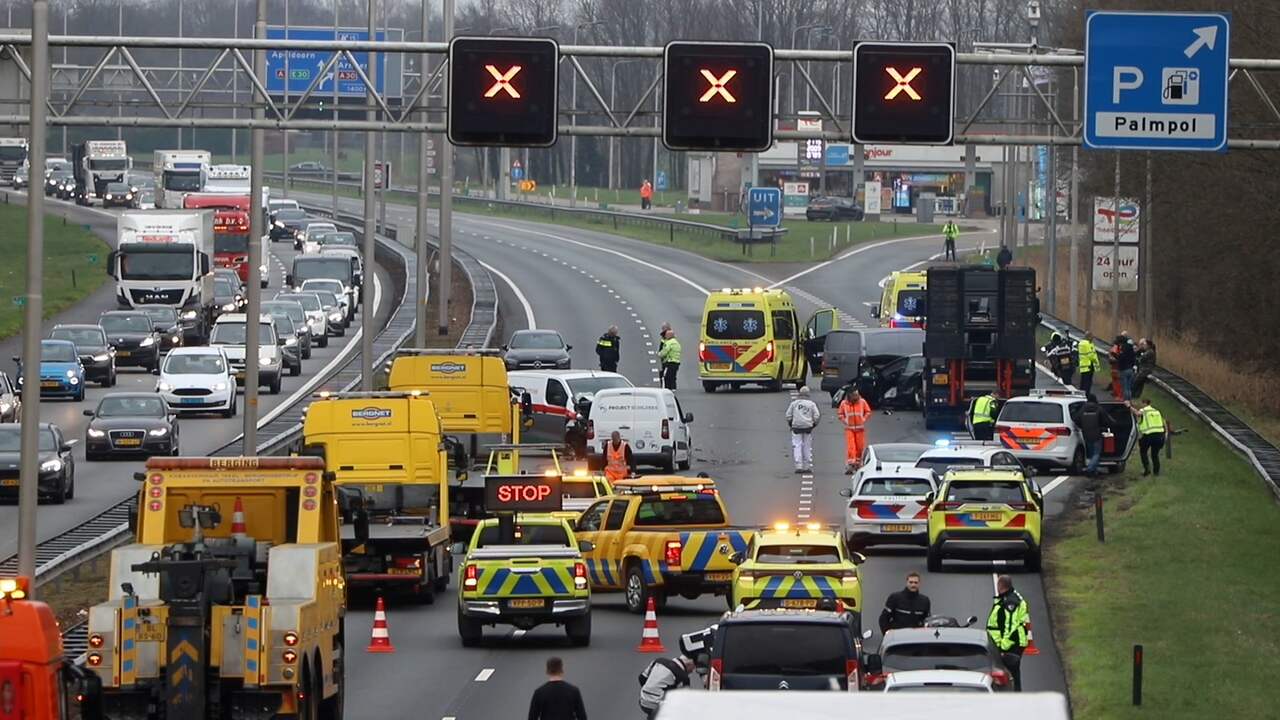 A1 bij Hoevelaken weer vrijgegeven na dodelijk ongeluk | Binnenland | NU.nl