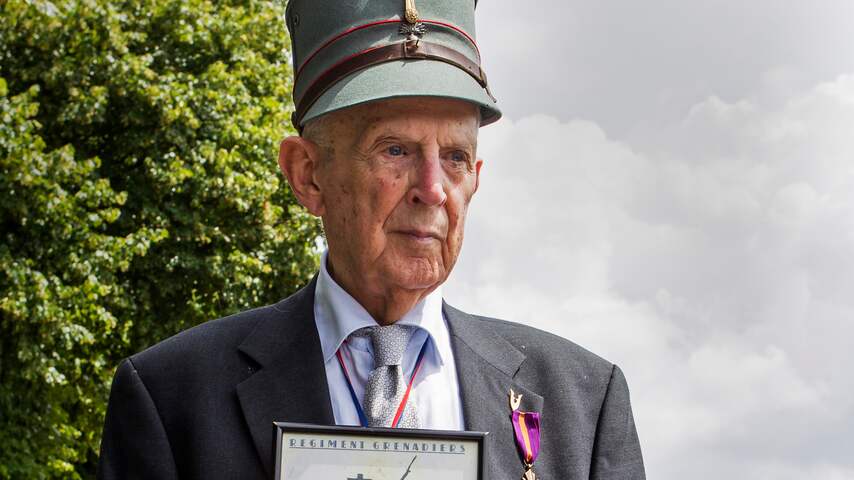 Oudste veteraan van Nederland Paul Moerman (104) overleden | Binnenland ...