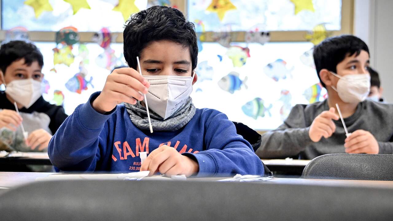 Kinderen gaan zichzelf twee keer per week testen: hoe help je ze ...