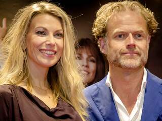 Schrijver Susan Smit noemt relatie met echtgenoot 'volwassen liefde' | Achterklap | NU.nl