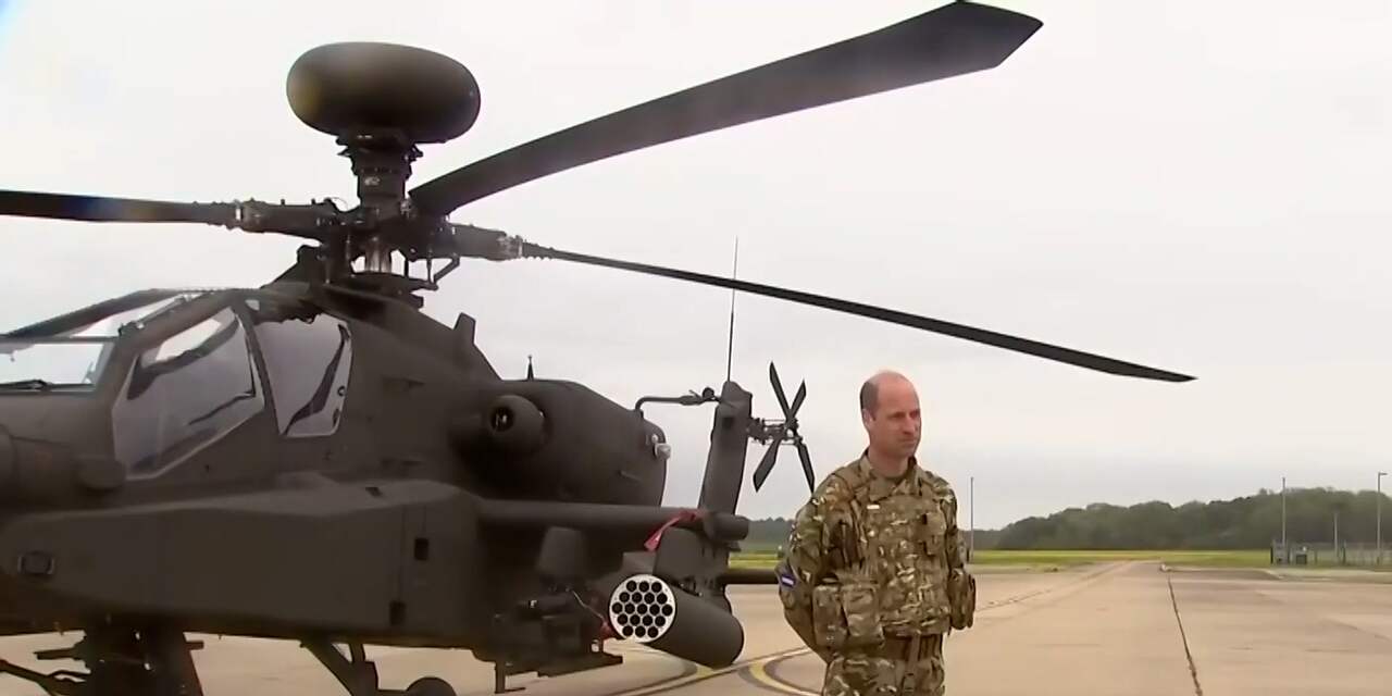 Gemist: Prins William vliegt in Apache-helikopter als