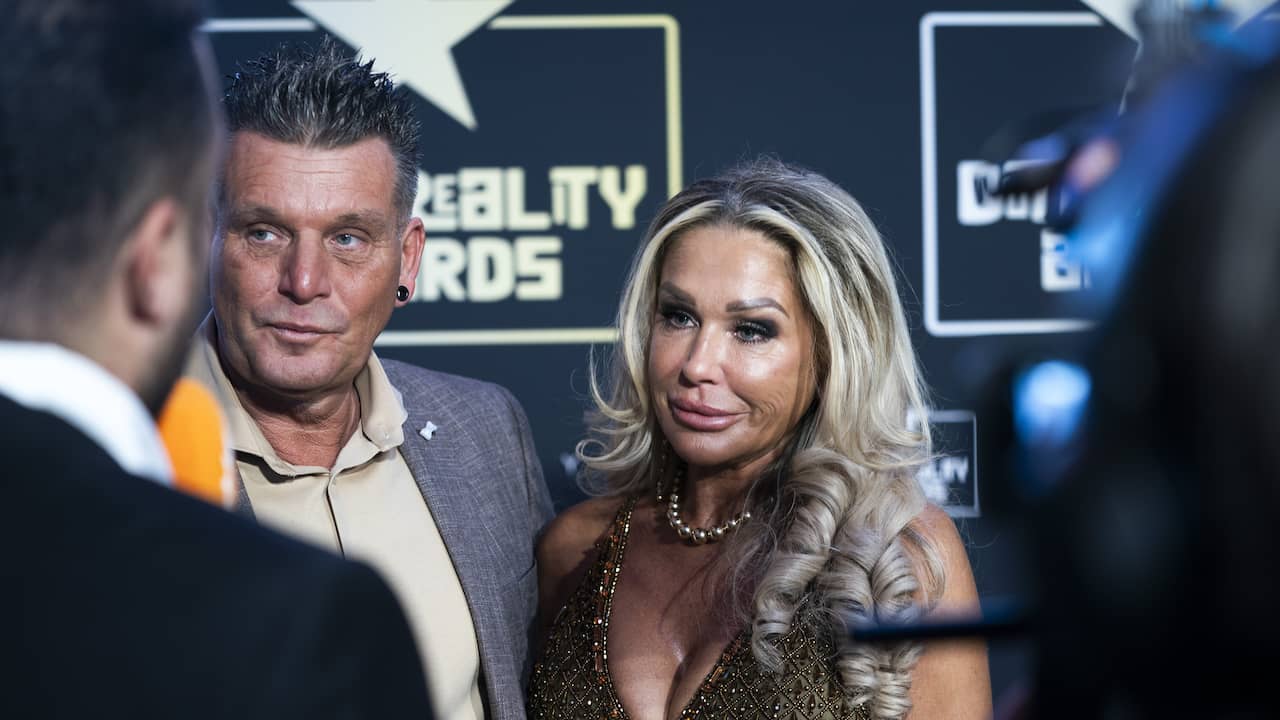 Politie doet inval op woonwagenkamp uit tv-serie Bij Ons Op Het Kamp | Media | NU.nl