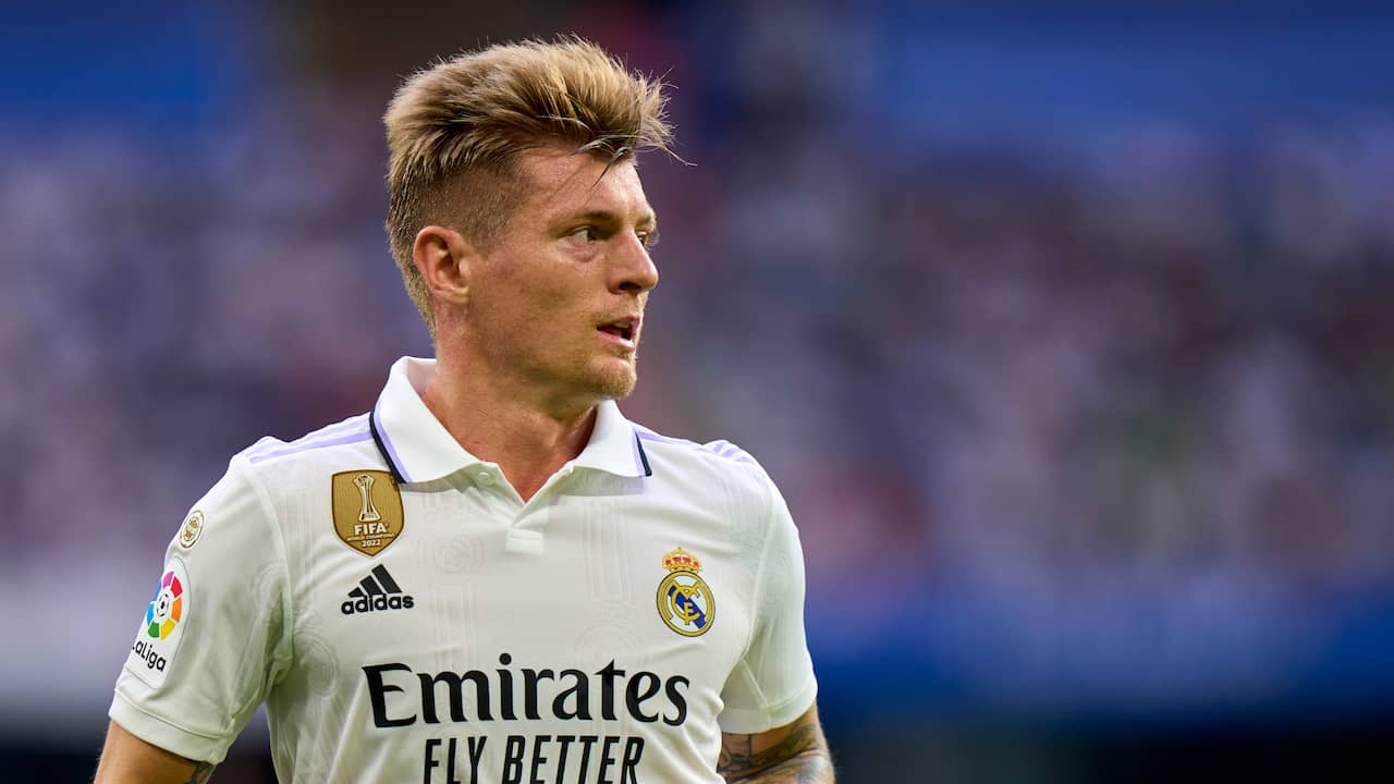 Kroos (33) tekent bij en staat voor tiende seizoen bij Real Madrid ...