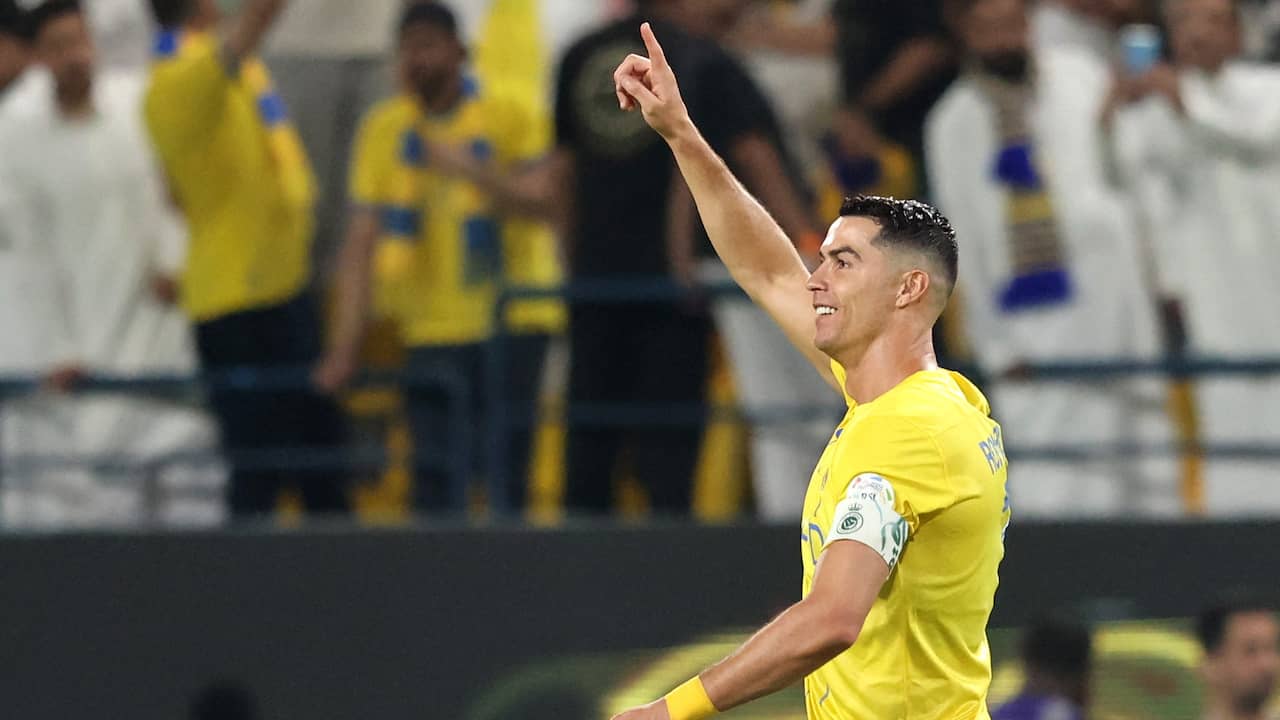 Ronaldo scoort tegen Al Ahli, maar ziet bal niet in doel belanden | NU.nl