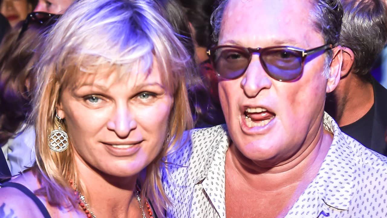 Echtgenote Barry Hay ziet geen aftakeling bij de zanger | NU - Het ...