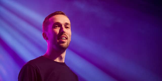 Opposites-rapper Twan van Steenhoven wordt voor het eerst vader ...