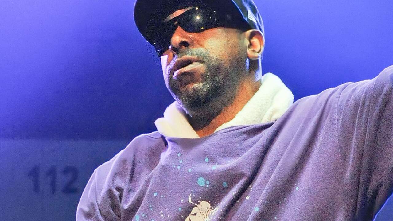 Rapper Tone-Loc opnieuw ingestort tijdens optreden | NU - Het laatste ...
