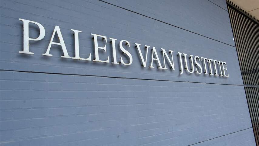 OM eist vier jaar cel en tbs met dwangverpleging voor gewapende overval | Amsterdam | NU.nl