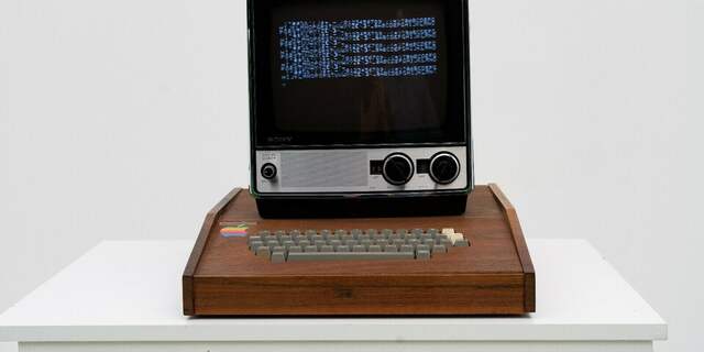 Zeldzame eerste Apple-computer te koop voor 1,2 miljoen euro | NU - Het ...