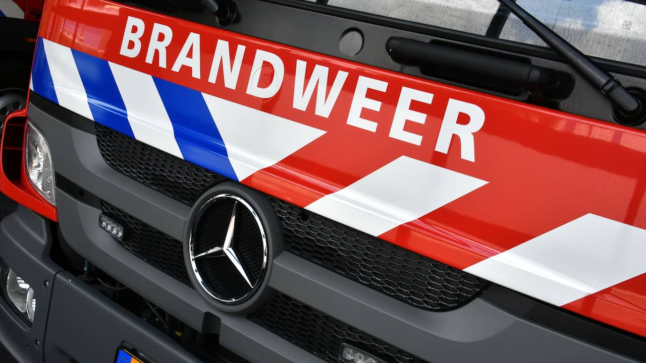 Brandweerlieden gewond doordat muur instort tijdens blussen in Zeeuws ...