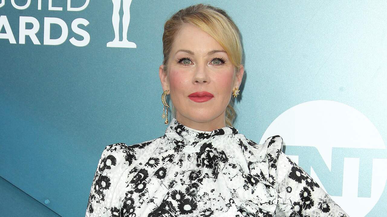 Christina Applegate merkte eerste tekenen van MS na val op filmset ...