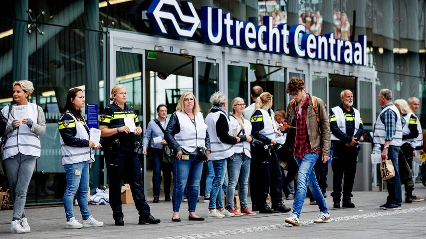 Politiebonden bereiken akkoord over nieuwe cao, acties van de baan ... Politiebonden bereiken akkoord over nieuwe cao, acties van de baan ...