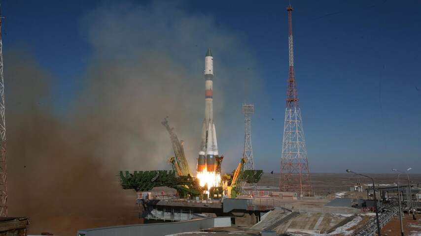 Russische raket stort vlak na lancering neer in Siberië | Buitenland ...