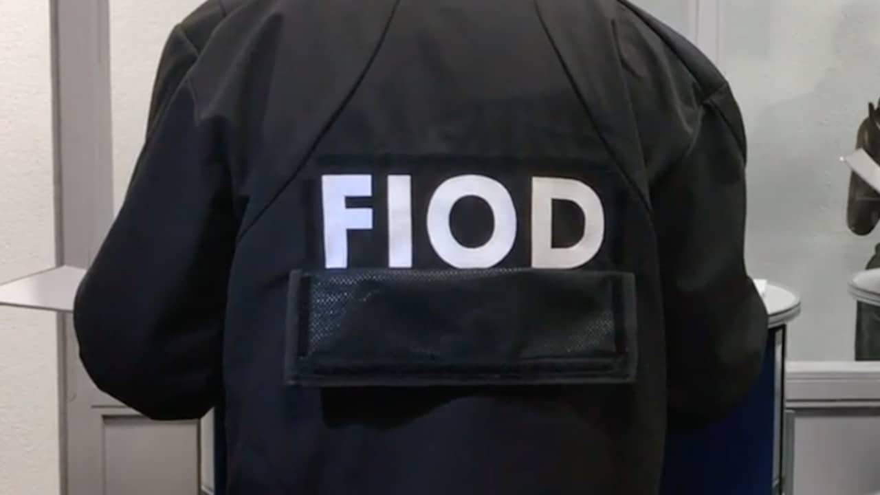 Politie Groningen en FIOD doen inval in coffeeshop en woning ...