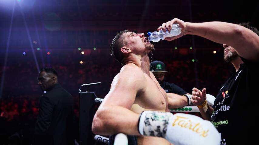 De mooiste foto's van het gevecht tussen Verhoeven en Rigters | Sport ...