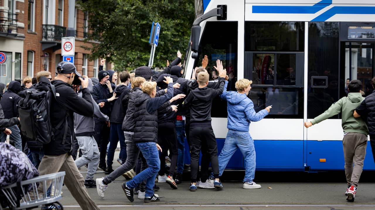 Gemeente Amsterdam niet te spreken over Ajax-rellen: 'Ongelofelijk ...