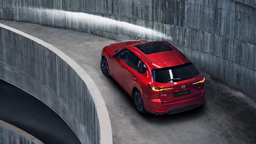 Deze plug-in hybride auto zit vol Japans vakmanschap en slimme systemen ...