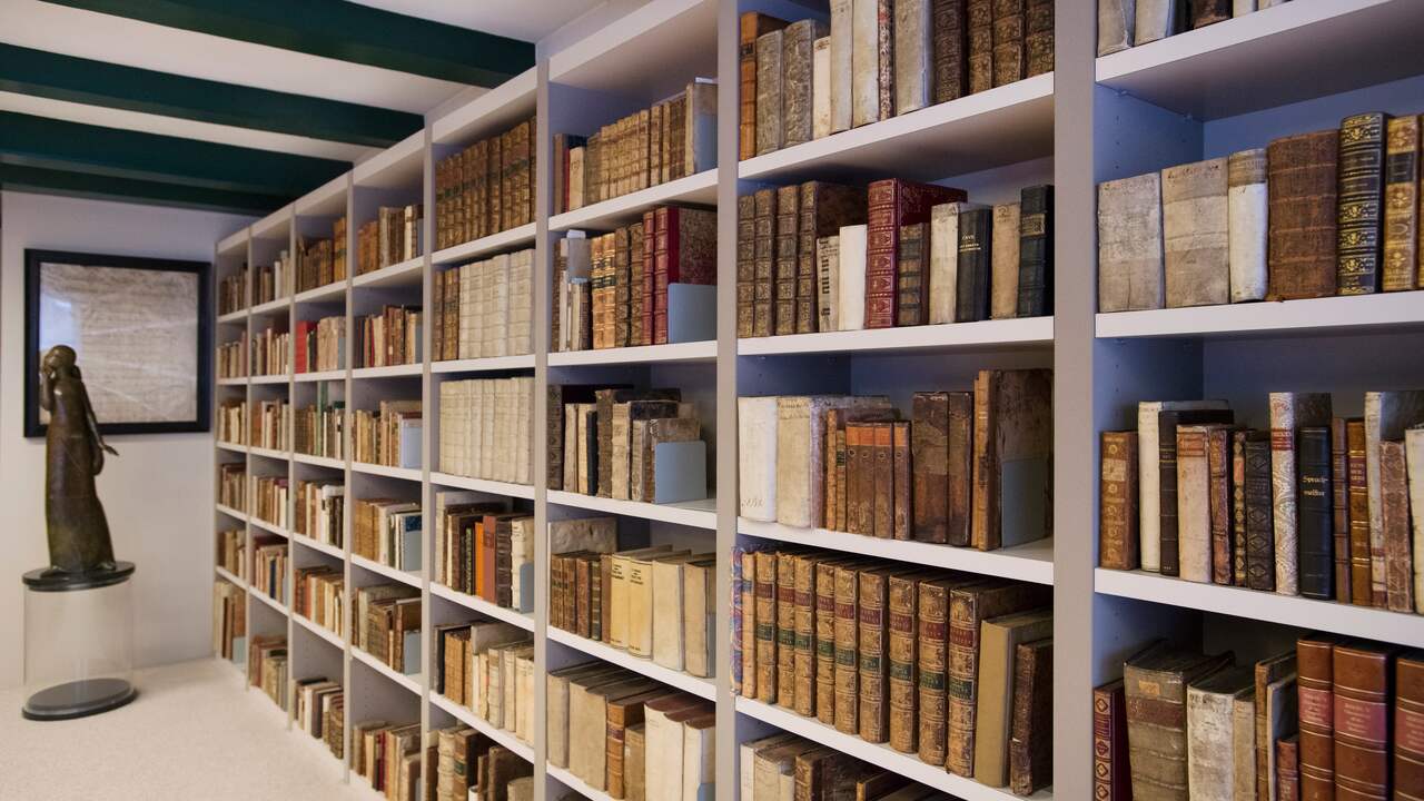 Kunstverzamelaar Joost Ritman ontvangt erepenning Amsterdam | Boek ...