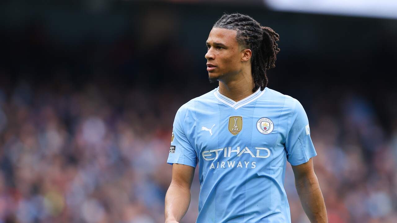 Aké is alweer bijna fit en lijkt zich geen zorgen te hoeven maken over ...