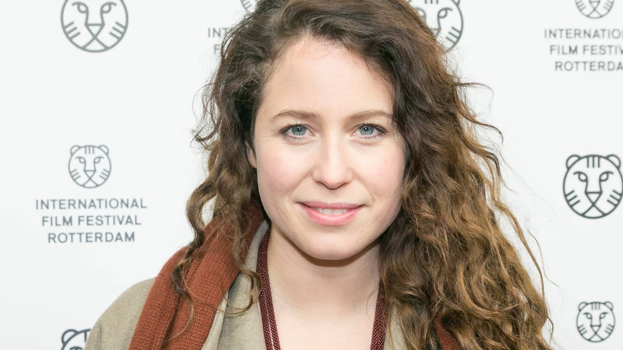 Actrice Sanne Vogel laat borsten en eierstokken preventief verwijderen | Achterklap | NU.nl