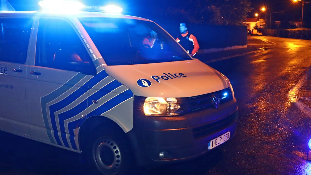 'Gele Hesjes' blokkeren Belgische snelweg richting Maastricht ... 'Gele Hesjes' blokkeren Belgische snelweg richting Maastricht ...