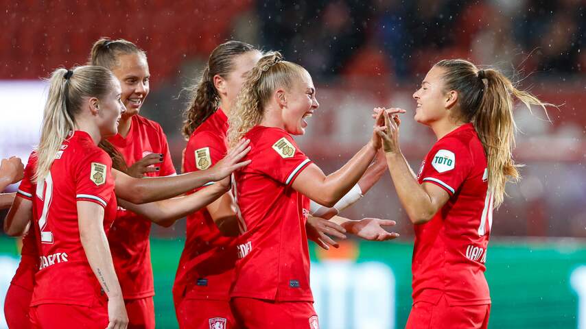 Halve selectie van FC Twente Vrouwen vertrok: 'Dynamiek was weg' | Voetbal | NU.nl