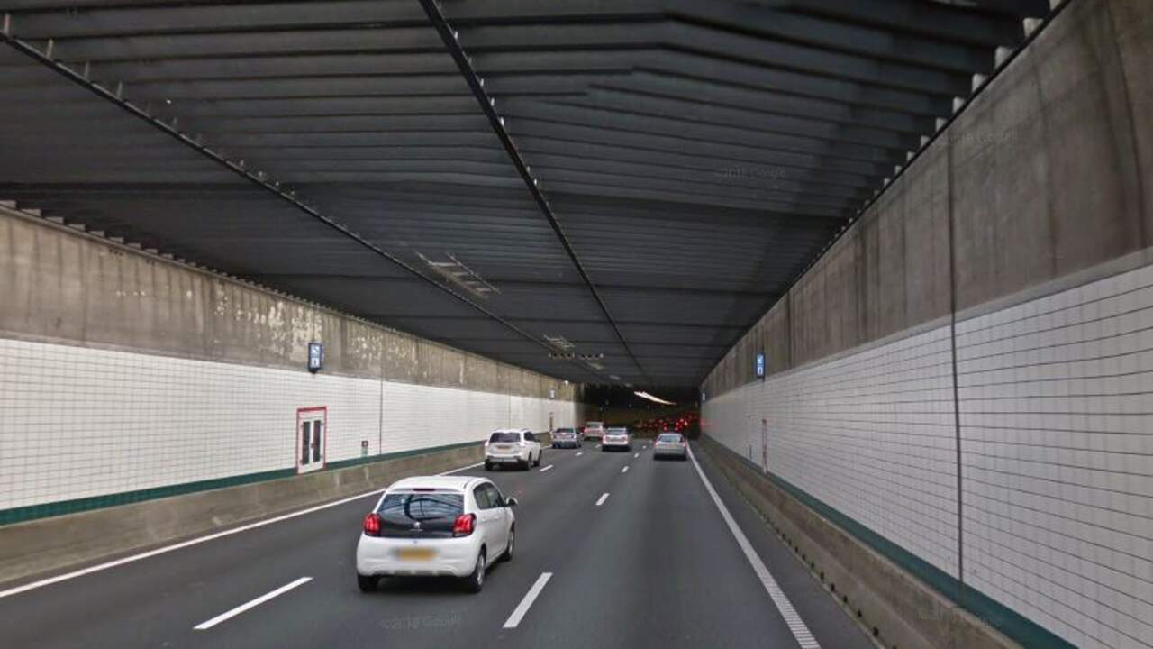 Binnenring tussen Durgerdam en Zeeburg dicht door storing Zeeburgertunnel | Amsterdam | NU.nl