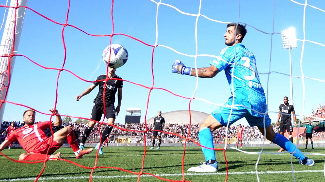 Tiental Juventus blameert zich in Monza, Feyenoord-opponent Lazio haalt ...