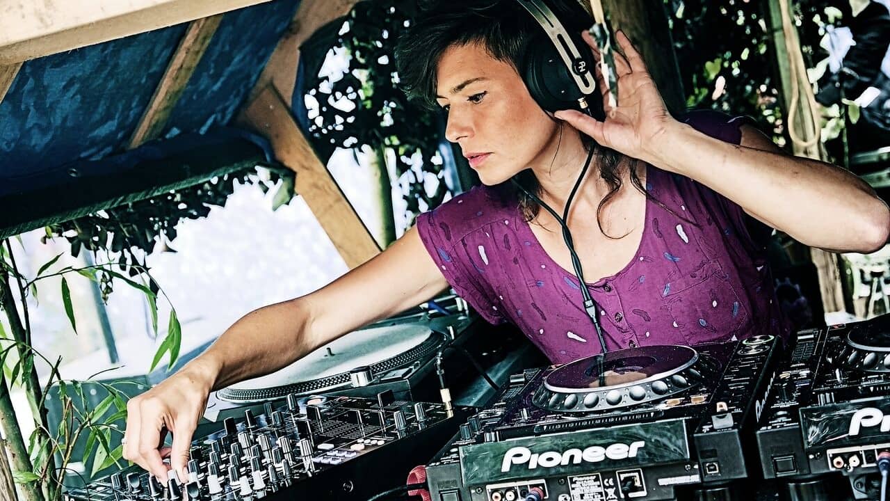 DJ Isis viert 25-jarig jubileum: 'Ik ben niet van plan om te stoppen ...