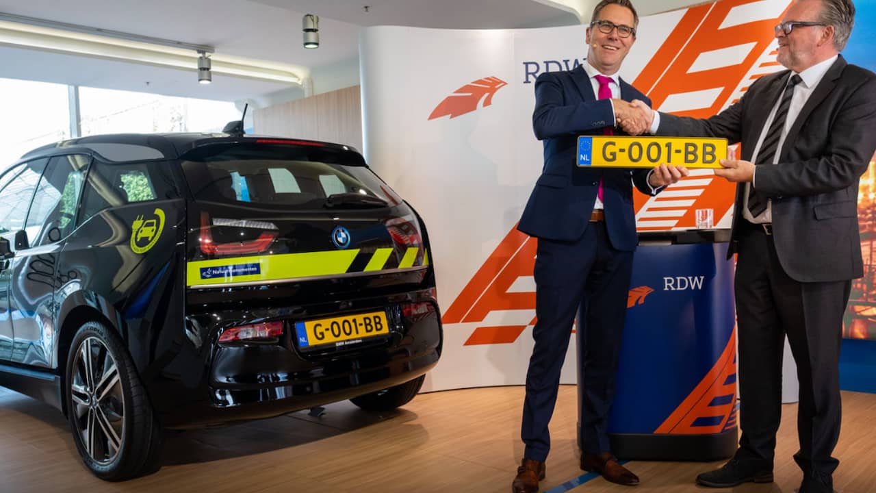 Nieuwe kentekencombinatie bestaat uit letter, drie cijfers en twee ...