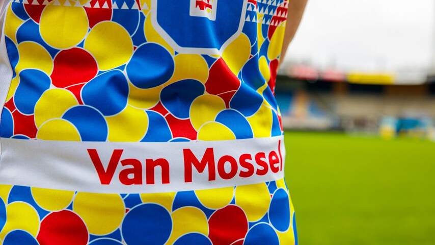 RKC treedt in speciaal ontworpen carnavalsshirt aan tegen Sparta | Sport | NU.nl