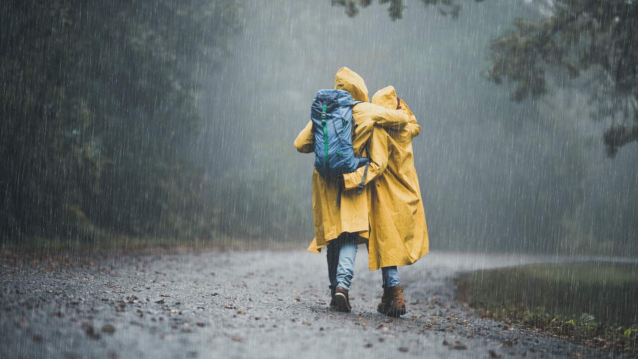 Storm, regen en kans op onweer: herfstiger wordt het niet | Weerbericht | NU.nl