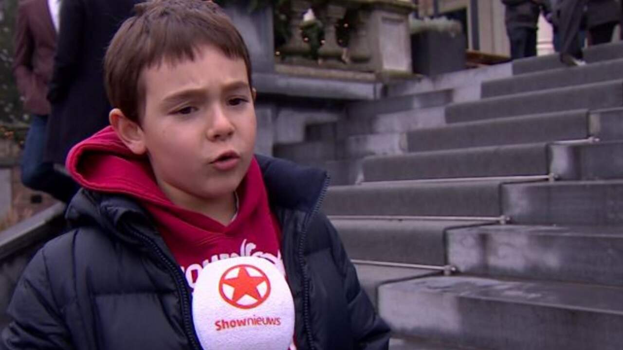 Ciske-acteur Silver Metz vraagt verslaggever 'waarom hij zo lacht' | NU.nl