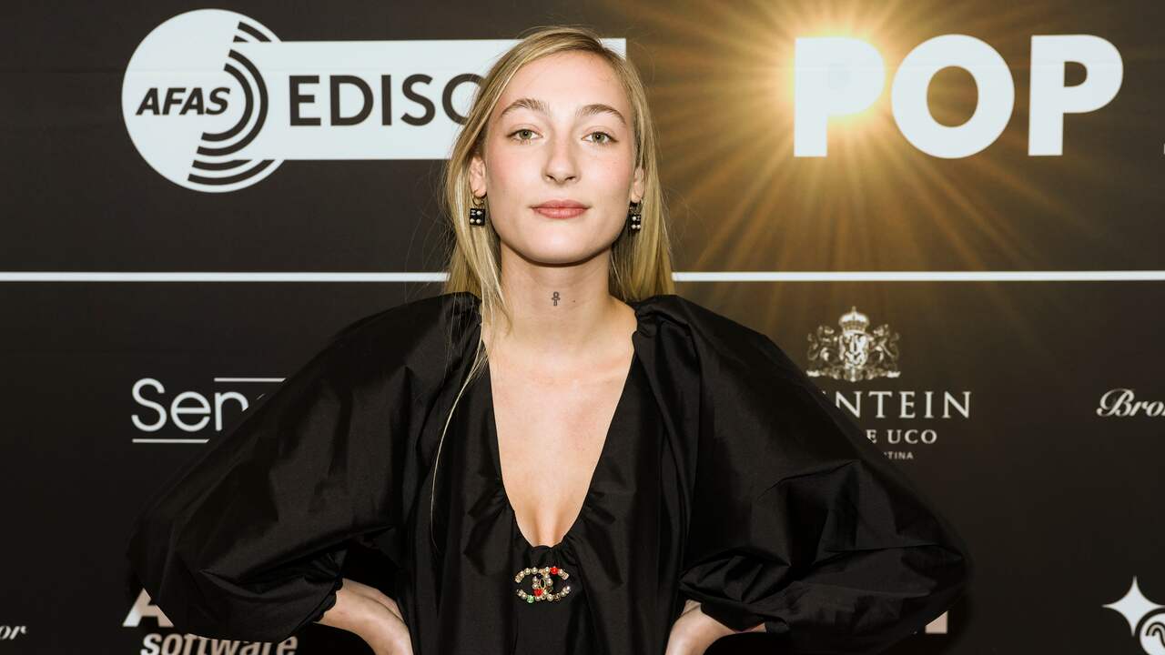 S10 Deelt Tijdens Eurovisie Songfestival Punten Uit Namens Nederland