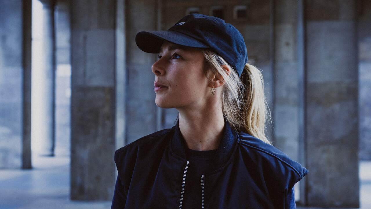 SERA krijgt foto's van fans die songtekst tatoeëren: 'Knettergekke ...