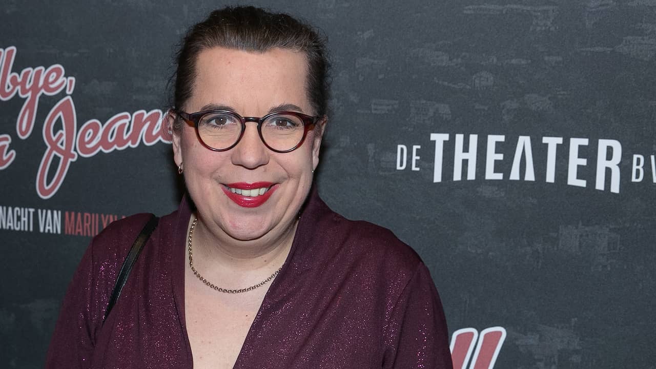 Francis van Broekhuizen speelt Moeder Overste in musical The Sound of ...