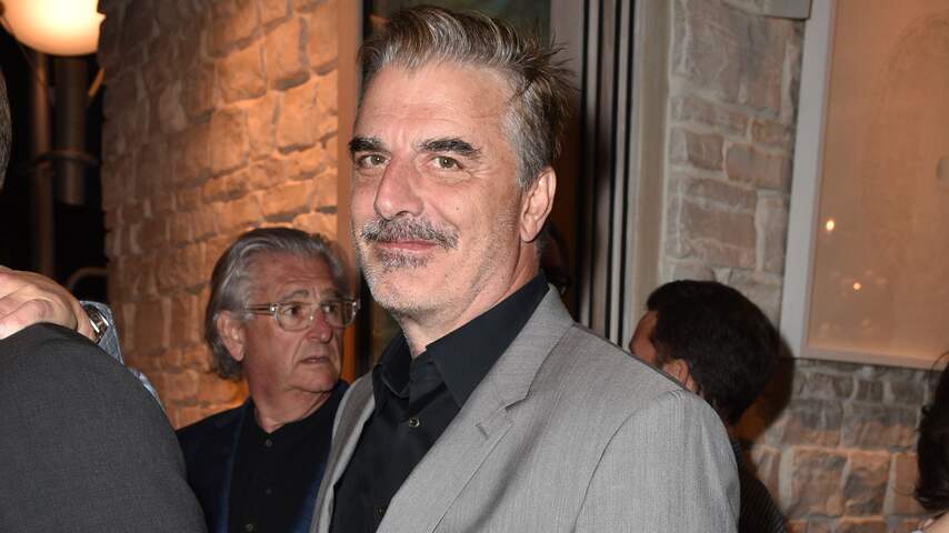 Sex And The City Acteur Chris Noth Herkent Zich Niet In Mr Big