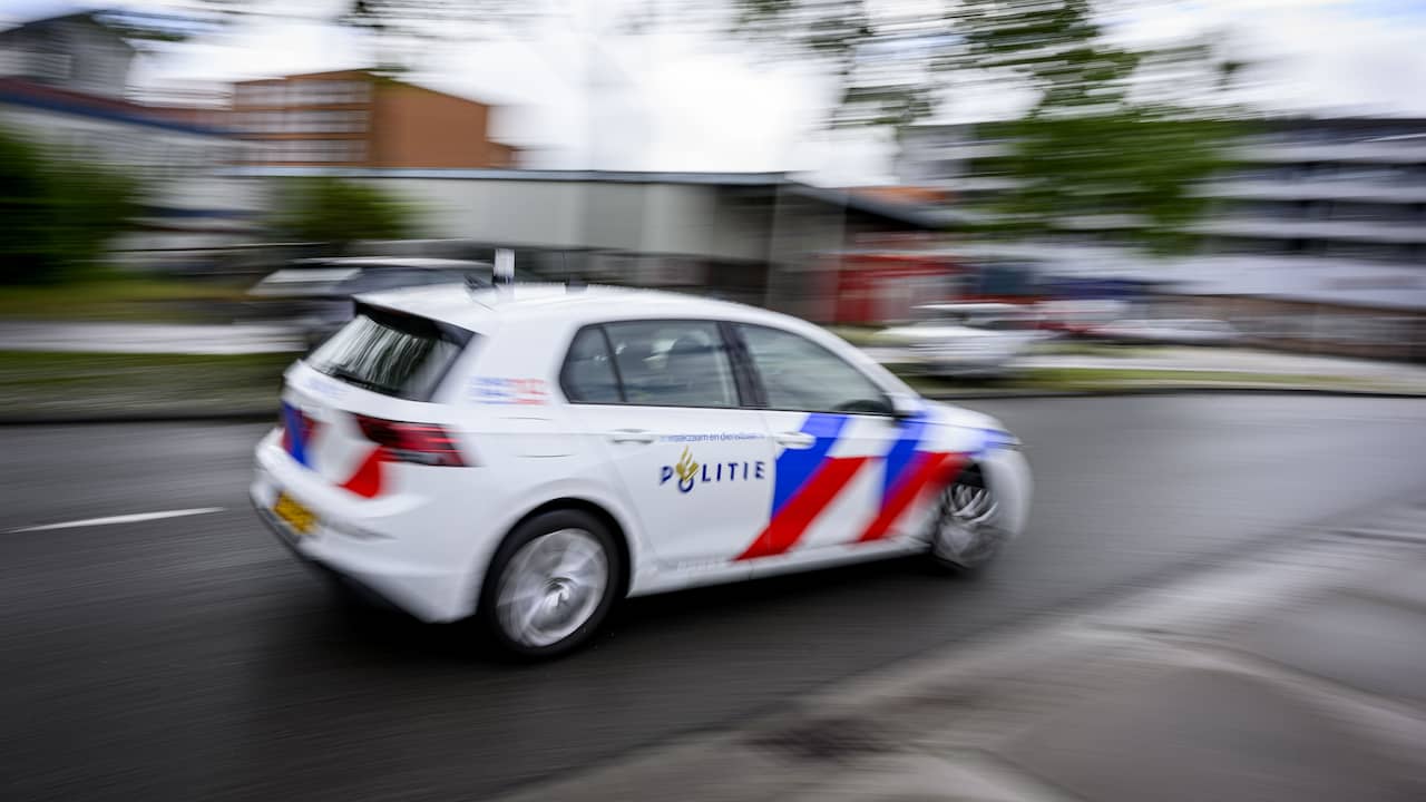 Bestuurder botst na vlucht voor politie fataal op boom net over ... Bestuurder botst na vlucht voor politie fataal op boom net over ...