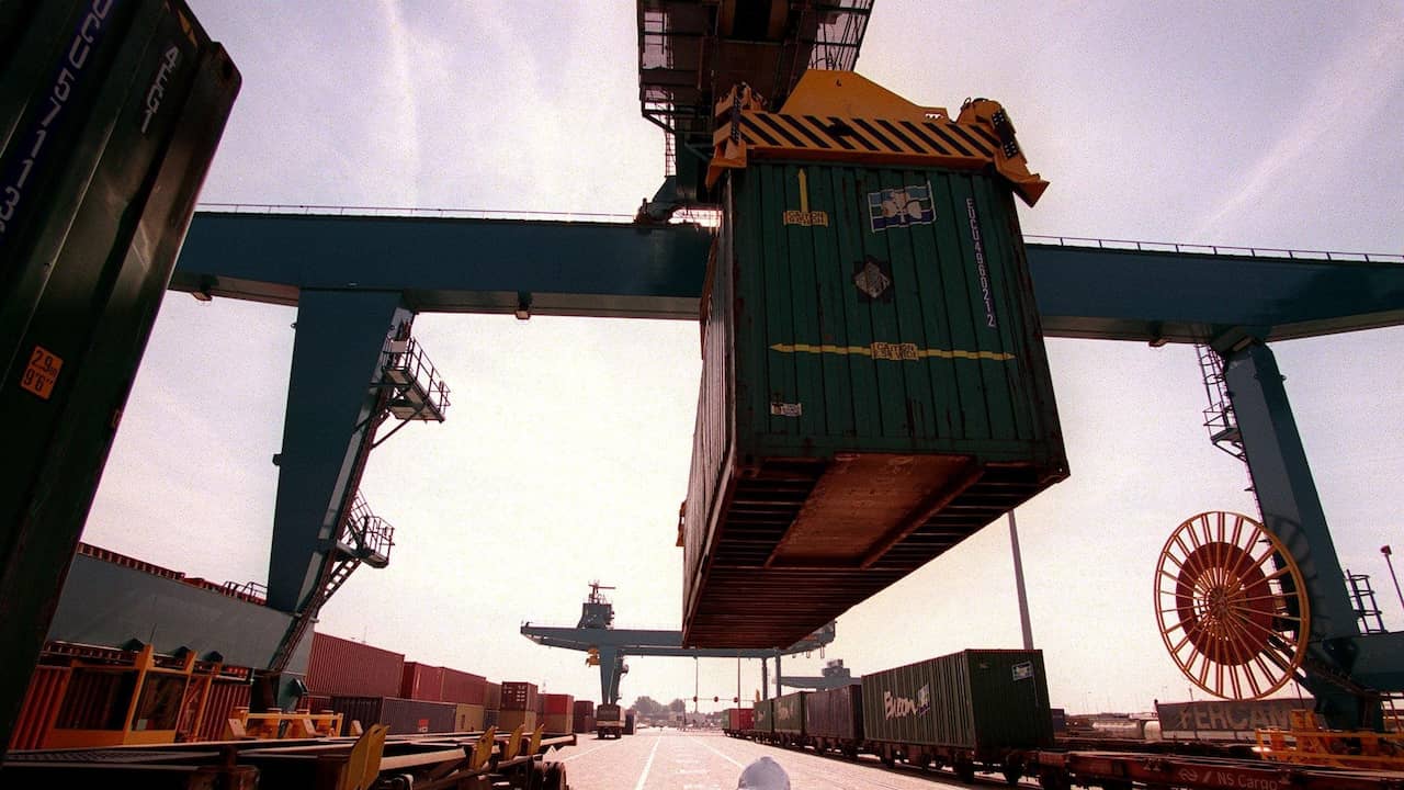 Eerste internationale vrachttrein met vers voedsel rijdt eind dit jaar ... Eerste internationale vrachttrein met vers voedsel rijdt eind dit jaar ...