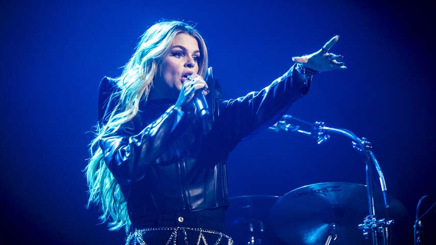 Davina Michelle staat op 6 juli in voorprogramma van Robbie Williams in ...